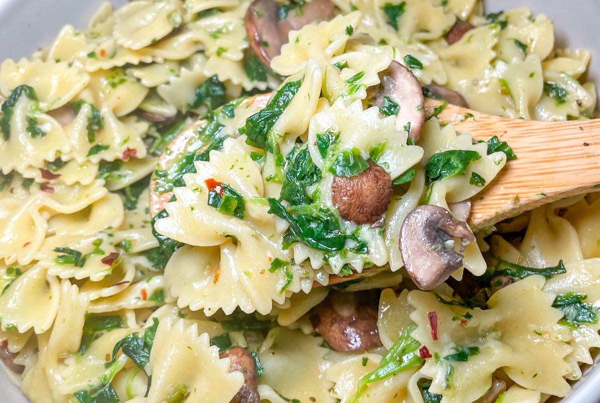 Mushroom and Spinach Pasta - Gut Healthy! – Just Thrive